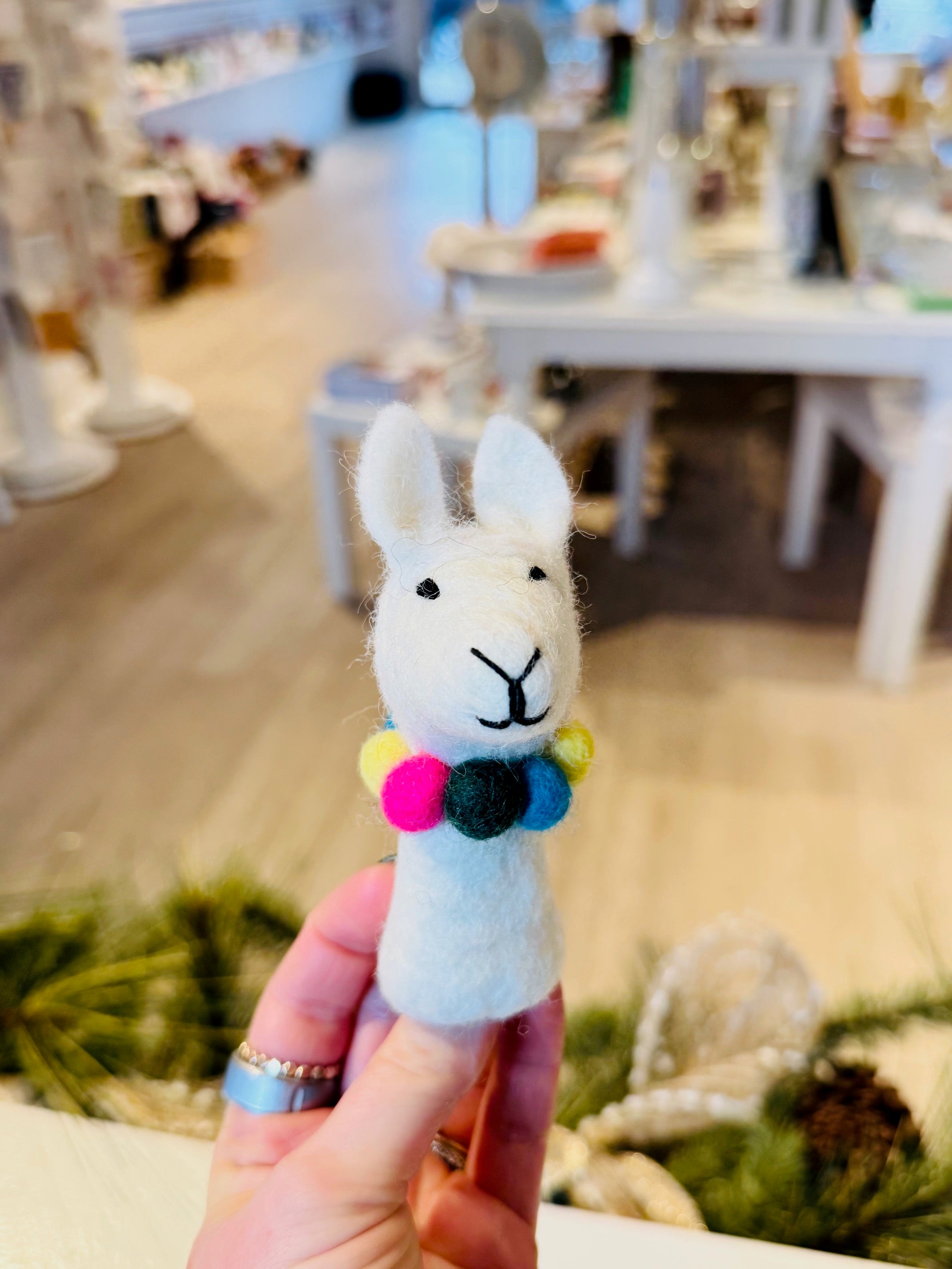 Finger Puppet - Lllama – William James Gifts